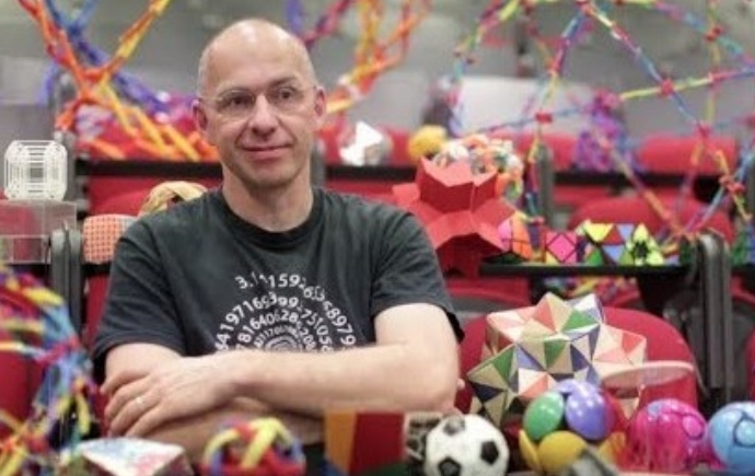Monash experts lead the charge in strengthening VCE maths exams - Science